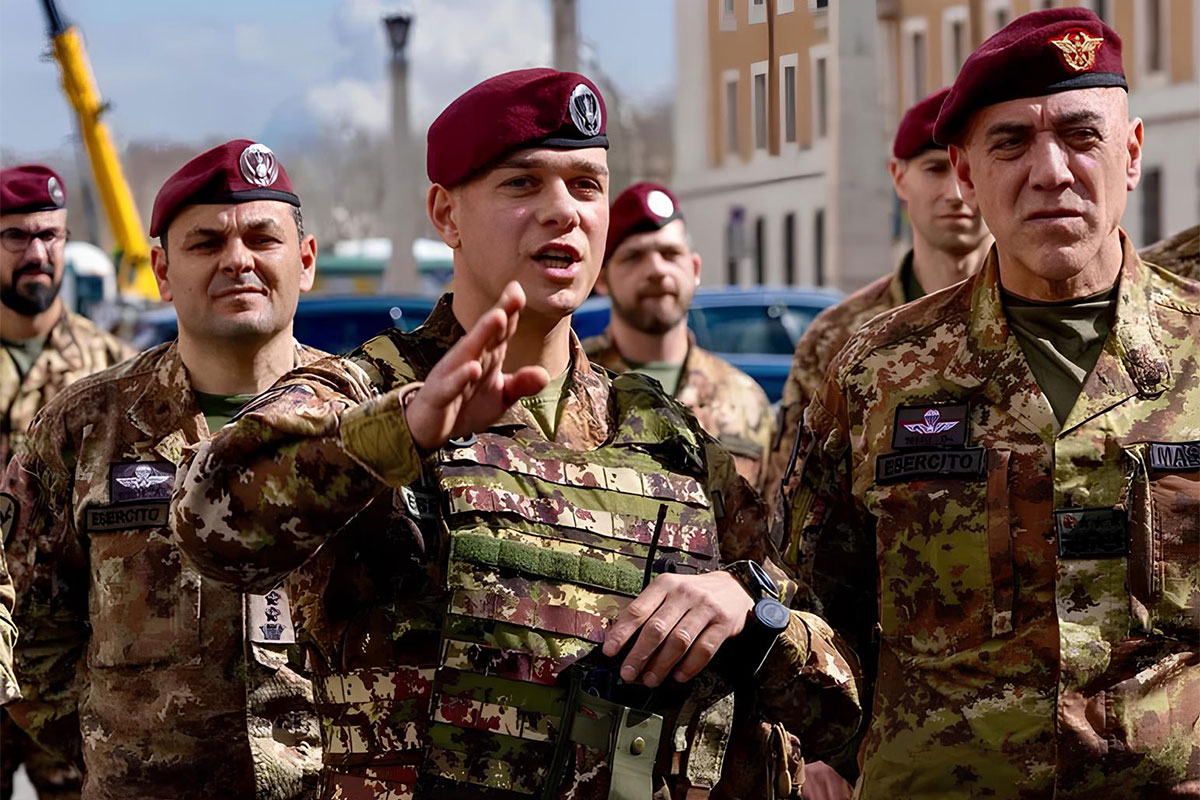 Storia del Basco Amaranto e del Fregio della Folgore